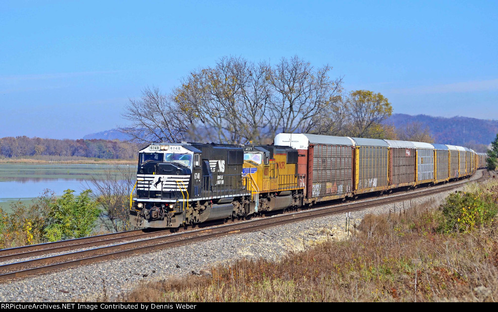 NS 6748, BNSF's Aurora Sub.